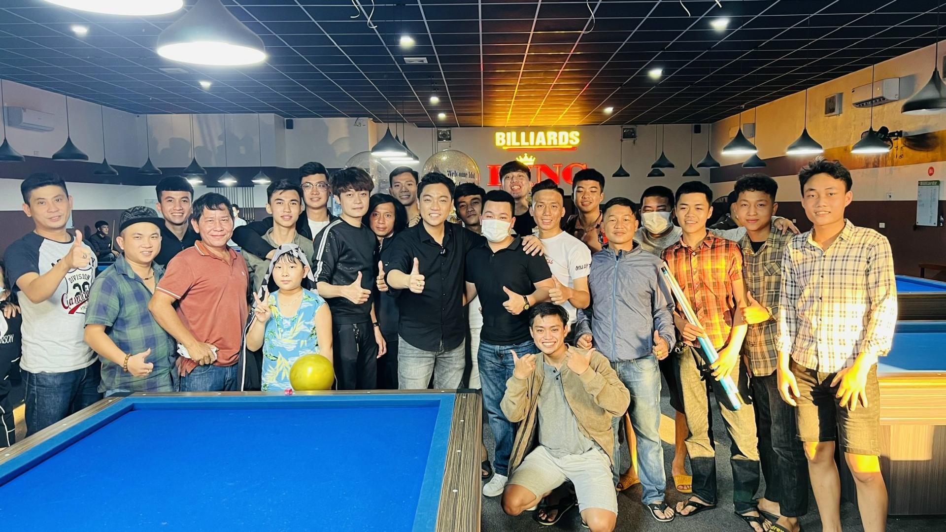 Thi công quán bida